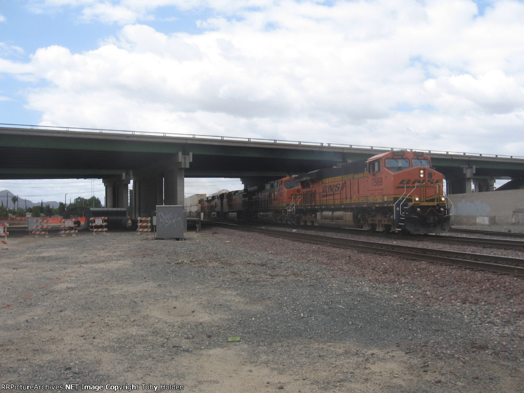 BNSF 7569